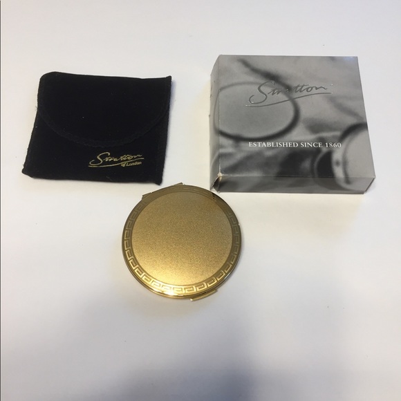 Stratton of London | Makeup | Vintage Powder Compact | Poshmark